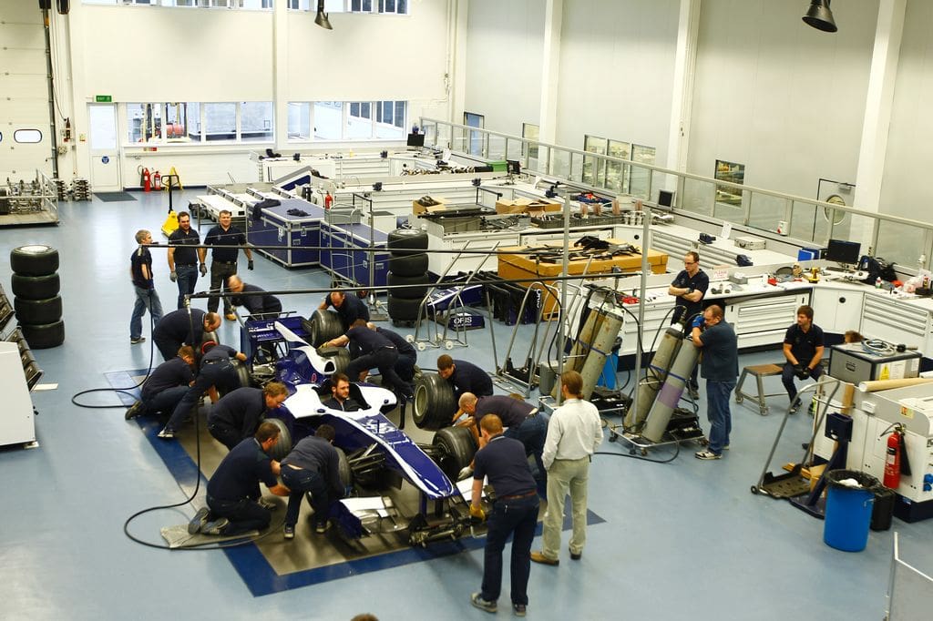 Williams Formula 1 team offers a very special fans experience | My Car ...